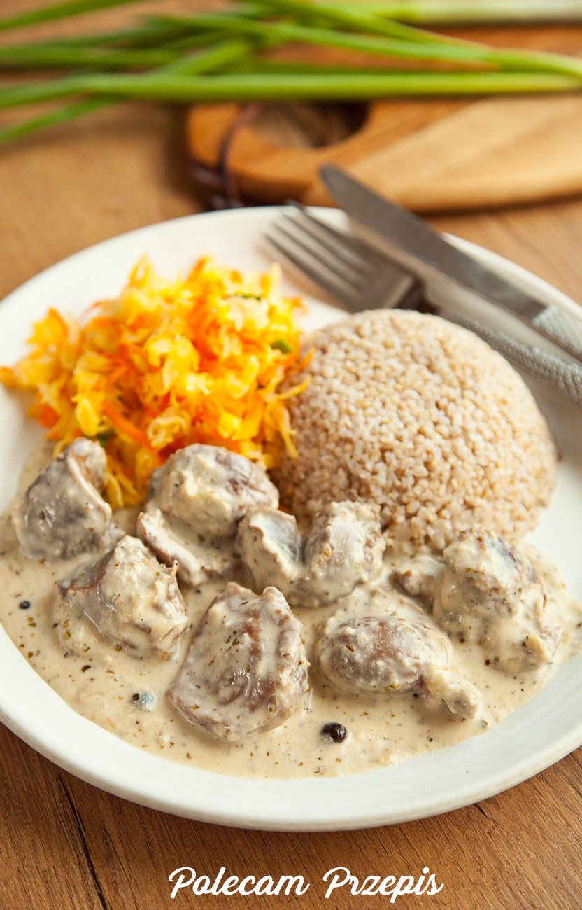 Żołądki z indyka w sosie chrzanowym. Przepis, który docenią smakosze ...